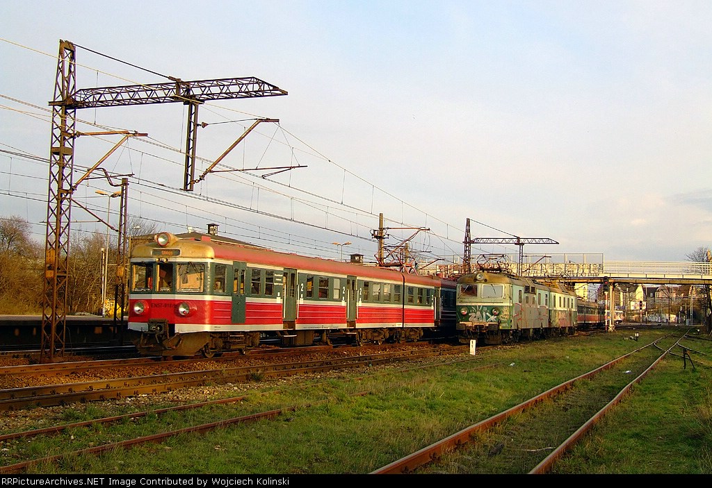 EN57-918+1323 (and ET40-11)